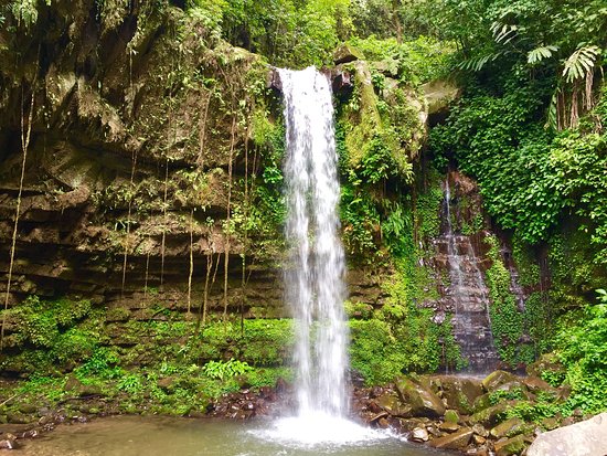 Pesona Wisata Alam Yang Berupa Air Terjun Di Malaysia - Situs Judi Bola ...